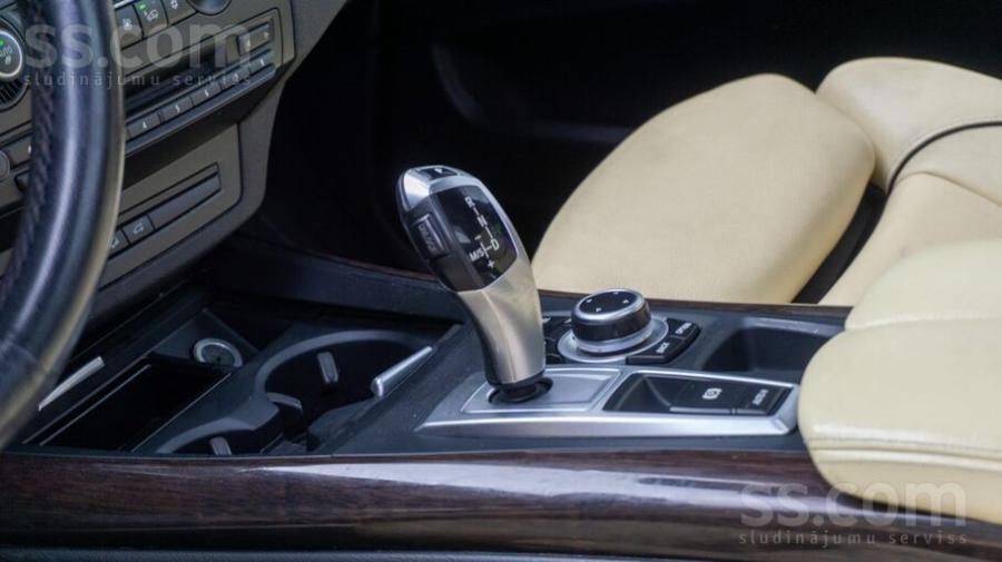 Brown BMW X5 2012 in Riga, with an engine capacity of 3.00 L and mileage of 233 thousand km for 11490 €, photo 15 on AUTOMOTO.COM.LV