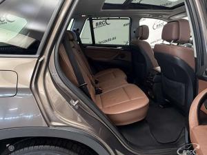 Brūns BMW X5 2012 Viļņa, ar dzinēja tilpumu 2.99 L un nobraukumu 301 tūkst. km par 9100 €, foto 11 vietnē AUTOMOTO.COM.LV