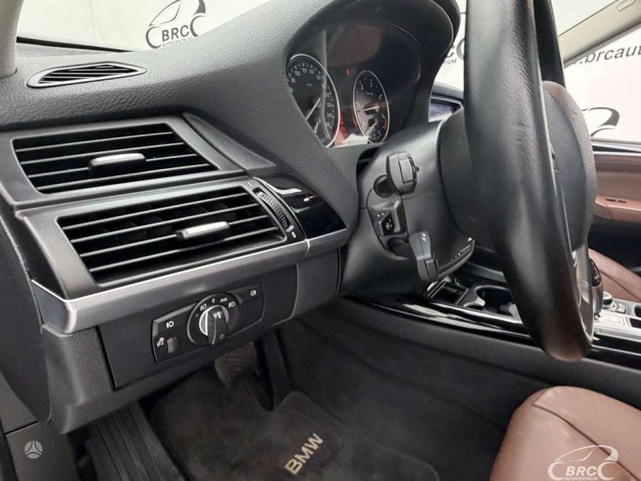 Brūns BMW X5 2012 Viļņa, ar dzinēja tilpumu 2.99 L un nobraukumu 301 tūkst. km par 9100 €, foto 29 vietnē AUTOMOTO.COM.LV