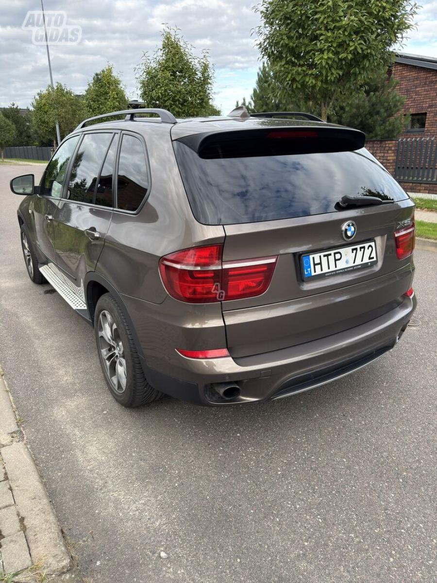 Brown BMW X5 2012 in Vilnius, with an engine capacity of 3.00 L and mileage of 227 thousand km for 9000 €, photo 7 on AUTOMOTO.COM.LV