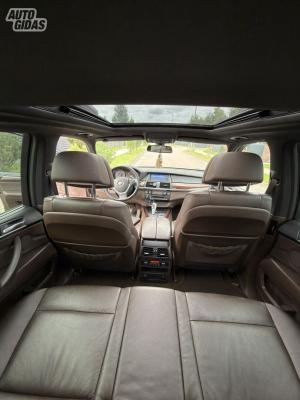 Brown BMW X5 2012 in Vilnius, with an engine capacity of 3.00 L and mileage of 227 thousand km for 9000 €, photo 21 on AUTOMOTO.COM.LV