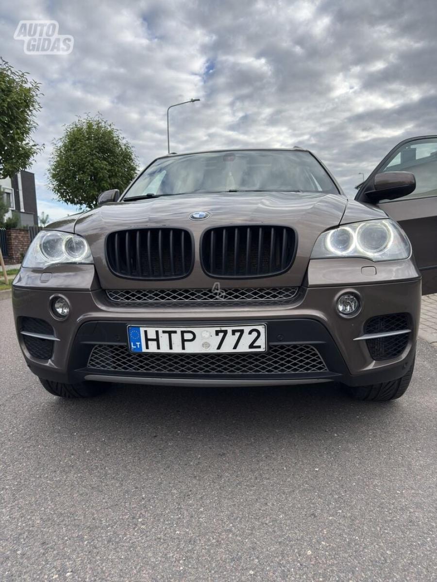 Brown BMW X5 2012 in Vilnius, with an engine capacity of 3.00 L and mileage of 227 thousand km for 9000 €, photo 31 on AUTOMOTO.COM.LV
