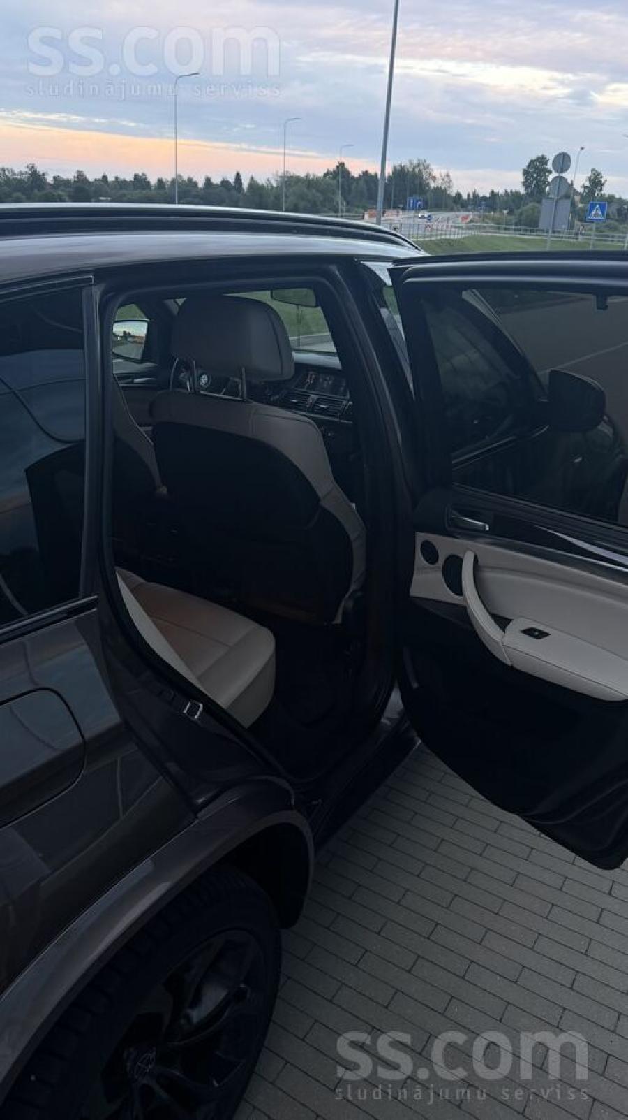 Brūns BMW X5 2012 Rēzekne, ar dzinēja tilpumu 3.00 L un nobraukumu 223 tūkst. km par 14490 €, foto 13 vietnē AUTOMOTO.COM.LV