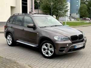 Brown BMW X5 2012 in Vilnius, with an engine capacity of 2.99 L and mileage of 295 thousand km for 8500 €, photo 3 on AUTOMOTO.COM.LV