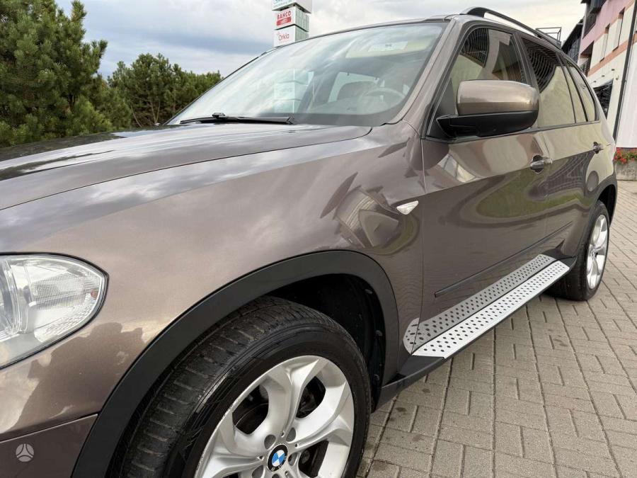 Brown BMW X5 2012 in Vilnius, with an engine capacity of 2.99 L and mileage of 295 thousand km for 8500 €, photo 11 on AUTOMOTO.COM.LV