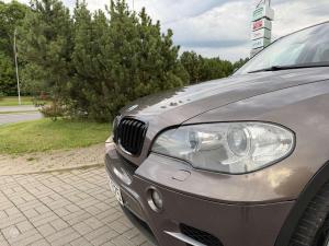 Brown BMW X5 2012 in Vilnius, with an engine capacity of 2.99 L and mileage of 295 thousand km for 8500 €, photo 12 on AUTOMOTO.COM.LV