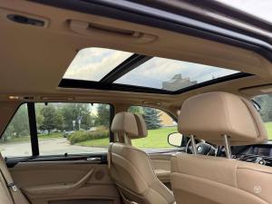 Brown BMW X5 2012 in Vilnius, with an engine capacity of 2.99 L and mileage of 295 thousand km for 8500 €, photo 17 on AUTOMOTO.COM.LV