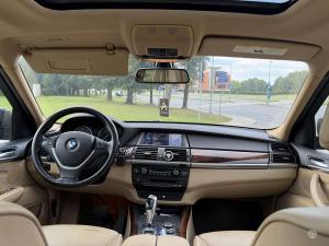 Brown BMW X5 2012 in Vilnius, with an engine capacity of 2.99 L and mileage of 295 thousand km for 8500 €, photo 18 on AUTOMOTO.COM.LV