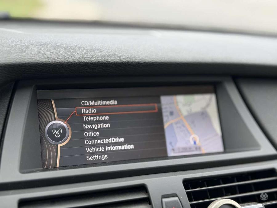 Brown BMW X5 2012 in Vilnius, with an engine capacity of 2.99 L and mileage of 295 thousand km for 8500 €, photo 21 on AUTOMOTO.COM.LV