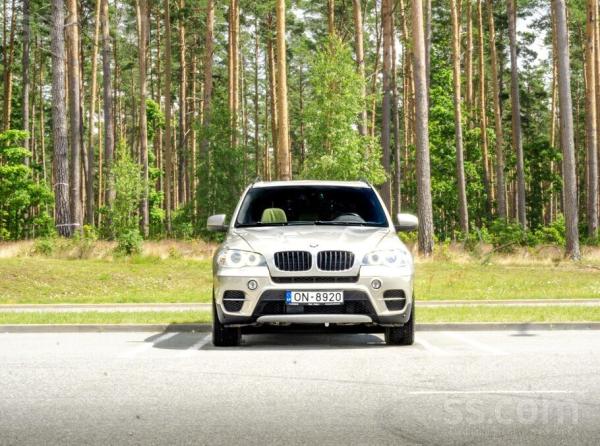 Brown BMW X5 2012 in Riga, with an engine capacity of 3.00 L and mileage of 233 thousand km for 10590 €, photo 4 on AUTOMOTO.COM.LV