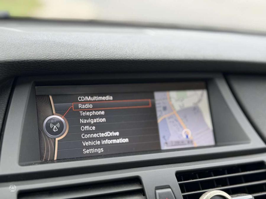 Brown BMW X5 2012 in Vilnius, with an engine capacity of 3.00 L and mileage of 285 thousand km for 7900 €, photo 20 on AUTOMOTO.COM.LV