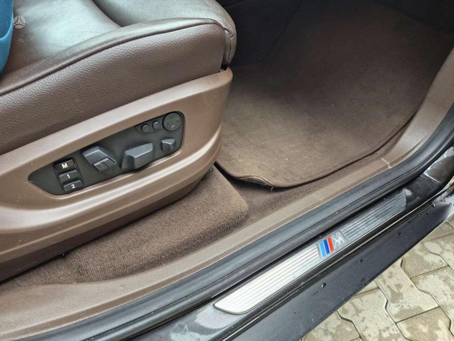 Brown BMW X5 2012 in Vilnius, with an engine capacity of 2.99 L and mileage of 239 thousand km for 13200 €, photo 8 on AUTOMOTO.COM.LV