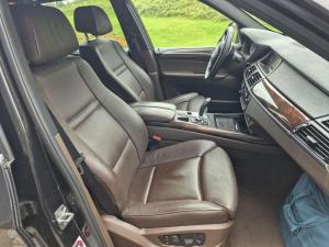 Brown BMW X5 2012 in Vilnius, with an engine capacity of 2.99 L and mileage of 239 thousand km for 13200 €, photo 10 on AUTOMOTO.COM.LV