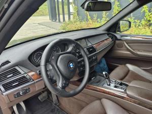 Brown BMW X5 2012 in Vilnius, with an engine capacity of 2.99 L and mileage of 239 thousand km for 13200 €, photo 11 on AUTOMOTO.COM.LV