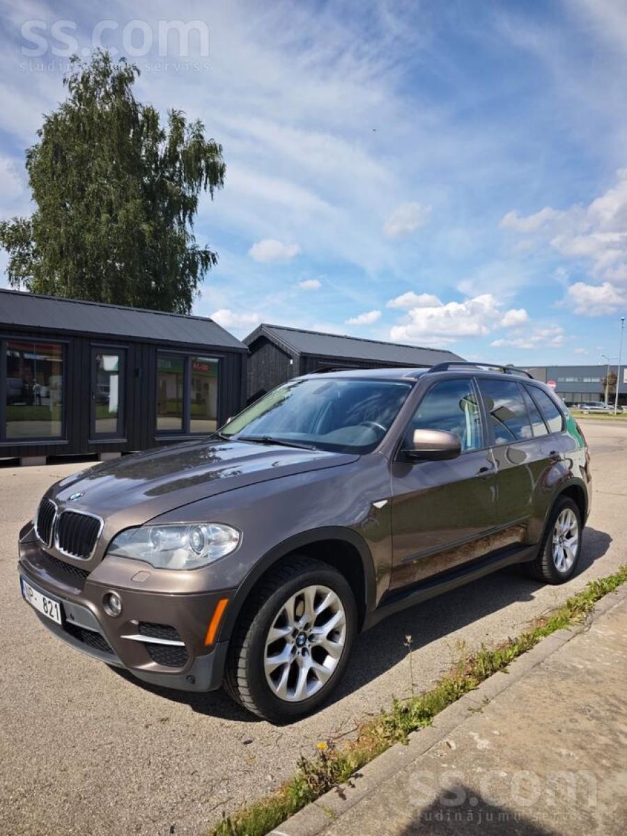 Brūns BMW X5 2012 Rīga, ar dzinēja tilpumu 3.00 L un nobraukumu 243 tūkst. km par 7900 €, foto 1 vietnē AUTOMOTO.COM.LV