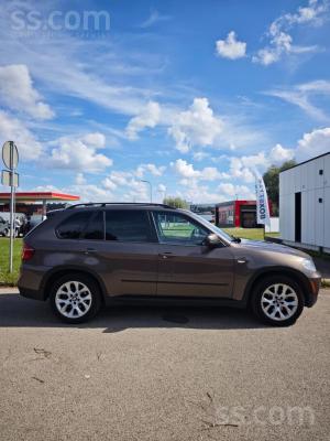 Brūns BMW X5 2012 Rīga, ar dzinēja tilpumu 3.00 L un nobraukumu 243 tūkst. km par 7900 €, foto 5 vietnē AUTOMOTO.COM.LV