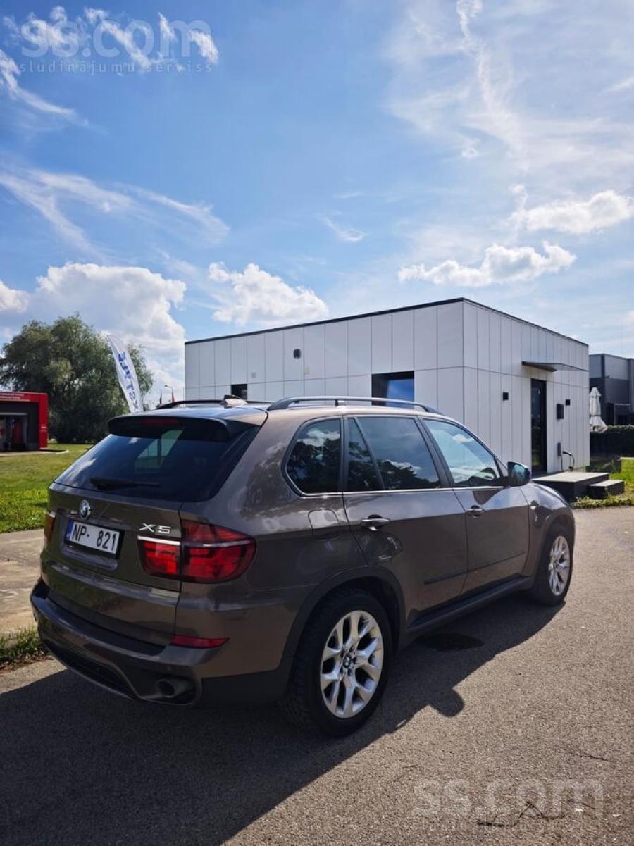 Brūns BMW X5 2012 Rīga, ar dzinēja tilpumu 3.00 L un nobraukumu 243 tūkst. km par 7900 €, foto 6 vietnē AUTOMOTO.COM.LV