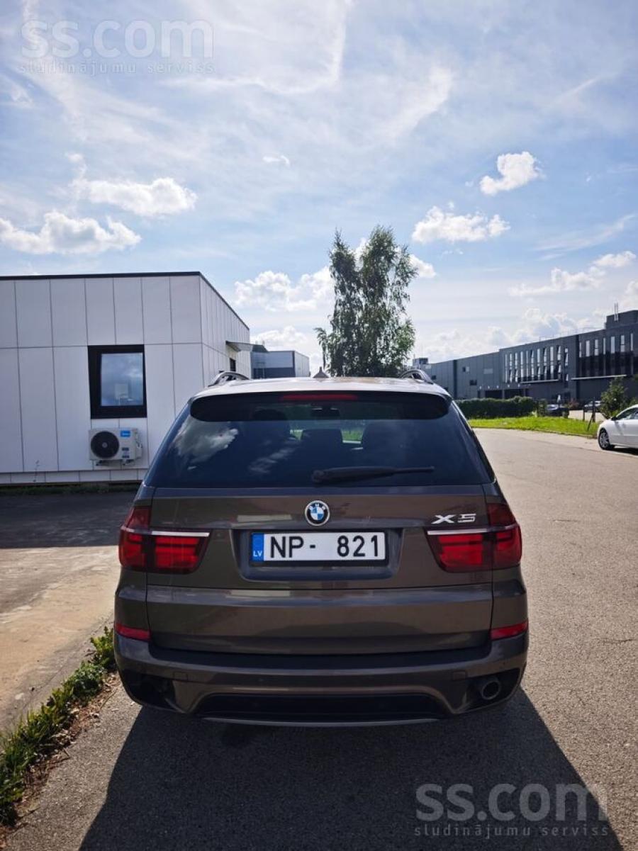 Brūns BMW X5 2012 Rīga, ar dzinēja tilpumu 3.00 L un nobraukumu 243 tūkst. km par 7900 €, foto 7 vietnē AUTOMOTO.COM.LV