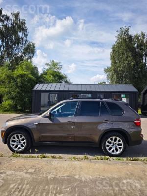 Brūns BMW X5 2012 Rīga, ar dzinēja tilpumu 3.00 L un nobraukumu 243 tūkst. km par 7900 €, foto 9 vietnē AUTOMOTO.COM.LV