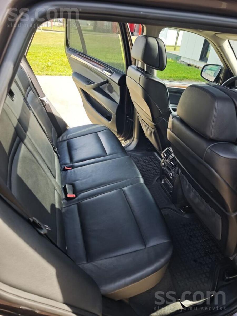 Brūns BMW X5 2012 Rīga, ar dzinēja tilpumu 3.00 L un nobraukumu 243 tūkst. km par 7900 €, foto 14 vietnē AUTOMOTO.COM.LV