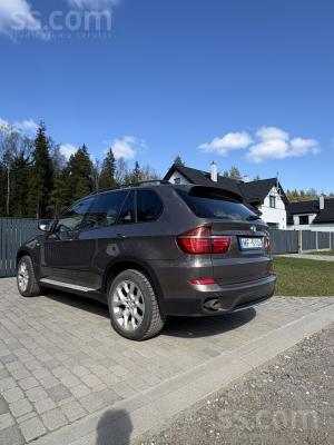 Brown BMW X5 2013 in Ogre, with an engine capacity of 3.00 L and mileage of 322 thousand km for 9400 €, photo 6 on AUTOMOTO.COM.LV