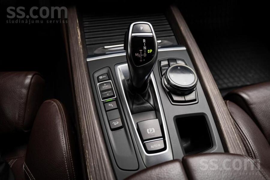 Brown BMW X5 2013 in Riga, with an engine capacity of 3.00 L and mileage of 249 thousand km for 16000 €, photo 23 on AUTOMOTO.COM.LV
