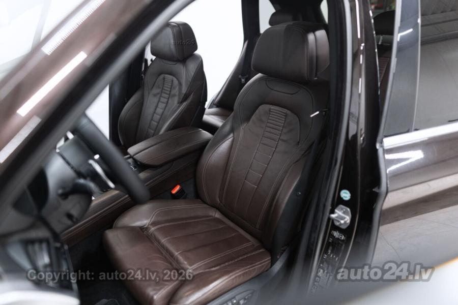 Brown BMW X5 2014 in Tallinn, with an engine capacity of 3.00 L and mileage of 263 thousand km for 17990 €, photo 13 on AUTOMOTO.COM.LV