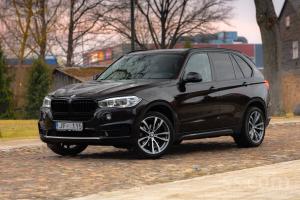 Brown BMW X5 2014 in Jelgava, with an engine capacity of 3.00 L and mileage of 234 thousand km for 22900 €, photo  on AUTOMOTO.COM.LV