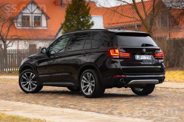 Brown BMW X5 2014 in Jelgava, with an engine capacity of 3.00 L and mileage of 234 thousand km for 22900 €, photo 4 on AUTOMOTO.COM.LV