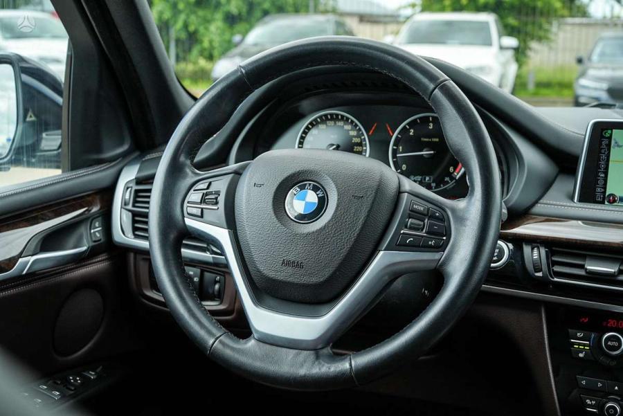 Brown BMW X5 2014 in Marijampole, with an engine capacity of 2.99 L and mileage of 190 thousand km for 18950 €, photo 19 on AUTOMOTO.COM.LV