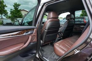 Brown BMW X5 2014 in Marijampole, with an engine capacity of 2.99 L and mileage of 190 thousand km for 18950 €, photo 32 on AUTOMOTO.COM.LV