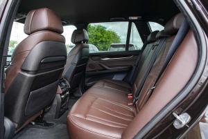 Brown BMW X5 2014 in Marijampole, with an engine capacity of 2.99 L and mileage of 190 thousand km for 18950 €, photo 33 on AUTOMOTO.COM.LV