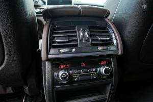 Brown BMW X5 2014 in Marijampole, with an engine capacity of 2.99 L and mileage of 190 thousand km for 18950 €, photo 34 on AUTOMOTO.COM.LV