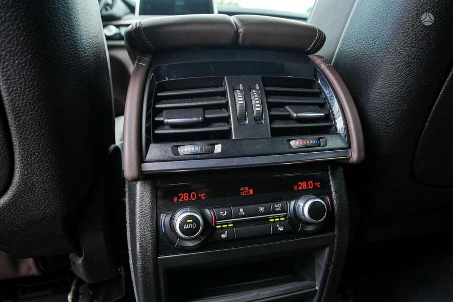 Brown BMW X5 2014 in Marijampole, with an engine capacity of 2.99 L and mileage of 190 thousand km for 18950 €, photo 34 on AUTOMOTO.COM.LV