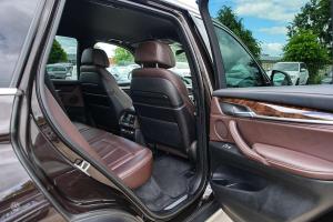 Brown BMW X5 2014 in Marijampole, with an engine capacity of 2.99 L and mileage of 190 thousand km for 18950 €, photo 35 on AUTOMOTO.COM.LV