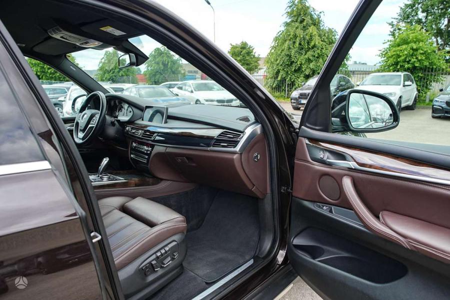 Brown BMW X5 2014 in Marijampole, with an engine capacity of 2.99 L and mileage of 190 thousand km for 18950 €, photo 37 on AUTOMOTO.COM.LV