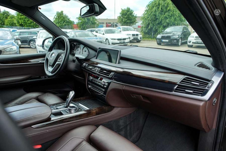 Brown BMW X5 2014 in Marijampole, with an engine capacity of 2.99 L and mileage of 190 thousand km for 18950 €, photo 39 on AUTOMOTO.COM.LV