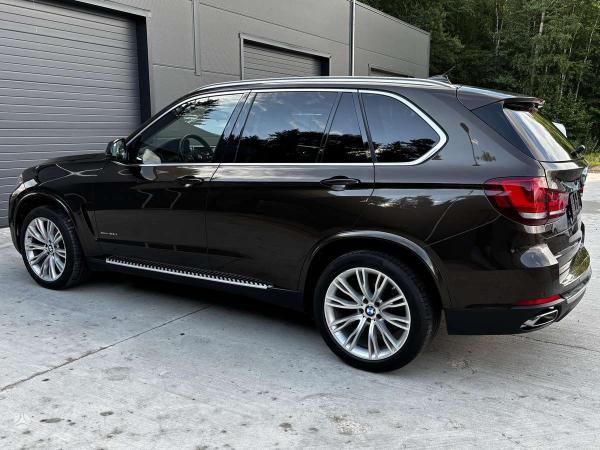 Brown BMW X5 2014 in Utena, with an engine capacity of 3.00 L and mileage of 330 thousand km for 13900 €, photo 6 on AUTOMOTO.COM.LV