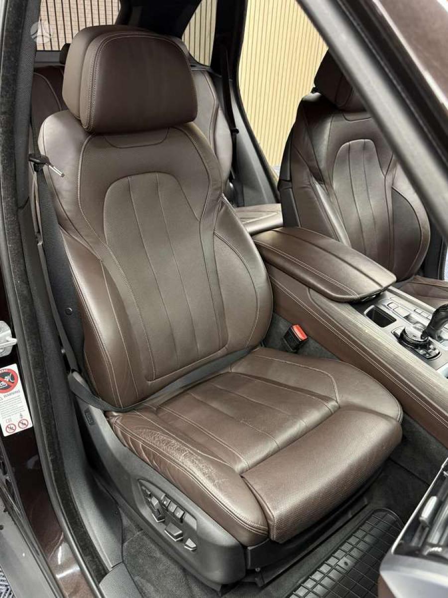 Brūns BMW X5 2014 Marijampole, ar dzinēja tilpumu 2.99 L un nobraukumu 338 tūkst. km par 15750 €, foto 19 vietnē AUTOMOTO.COM.LV