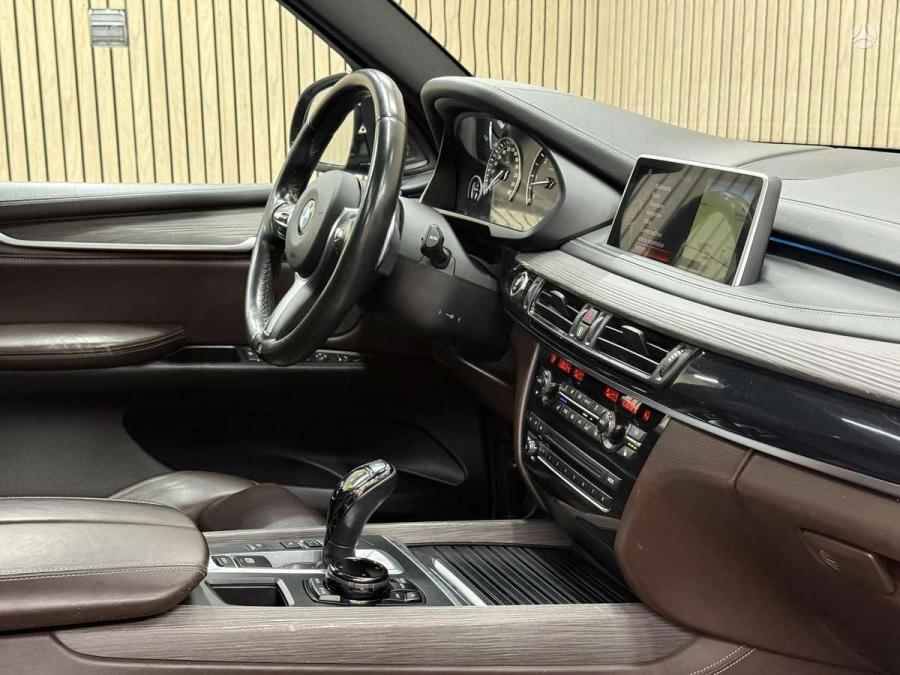 Brūns BMW X5 2014 Marijampole, ar dzinēja tilpumu 2.99 L un nobraukumu 338 tūkst. km par 15750 €, foto 26 vietnē AUTOMOTO.COM.LV