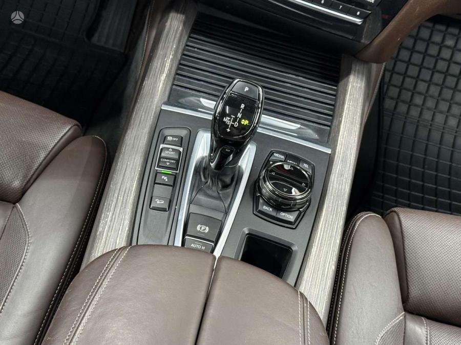 Brūns BMW X5 2014 Marijampole, ar dzinēja tilpumu 2.99 L un nobraukumu 338 tūkst. km par 15750 €, foto 37 vietnē AUTOMOTO.COM.LV