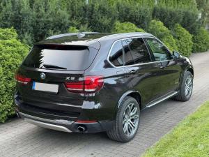 Brown BMW X5 2014 in Vilnius, with an engine capacity of 2.98 L and mileage of 252 thousand km for 14850 €, photo 6 on AUTOMOTO.COM.LV