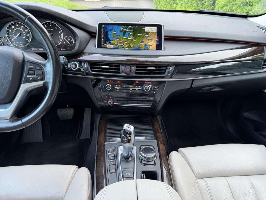 Brown BMW X5 2014 in Vilnius, with an engine capacity of 2.98 L and mileage of 252 thousand km for 14850 €, photo 10 on AUTOMOTO.COM.LV