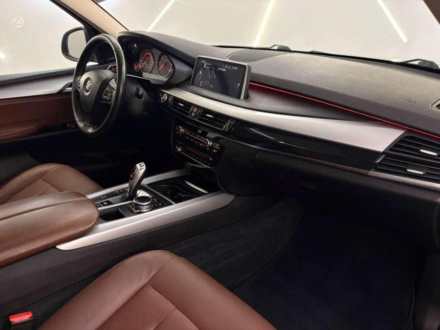 Brūns BMW X5 2014 Marijampole, ar dzinēja tilpumu 2.99 L un nobraukumu 221 tūkst. km par 16650 €, foto 16 vietnē AUTOMOTO.COM.LV