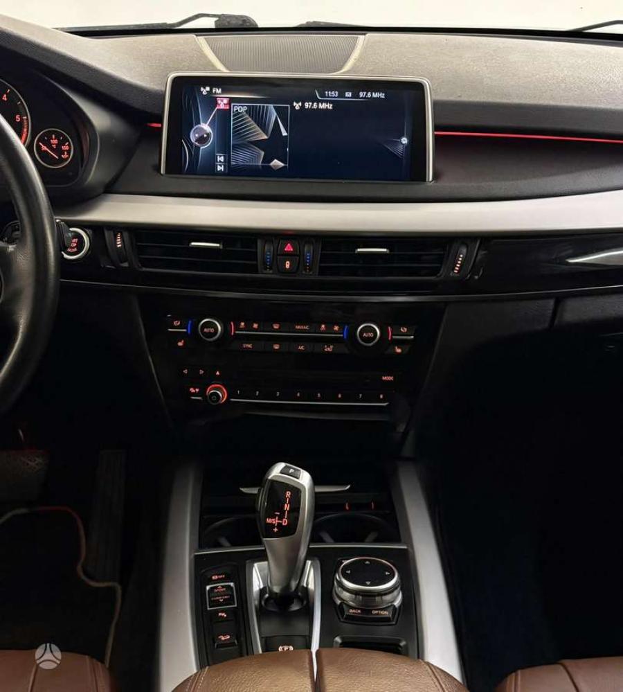 Brūns BMW X5 2014 Marijampole, ar dzinēja tilpumu 2.99 L un nobraukumu 221 tūkst. km par 16650 €, foto 17 vietnē AUTOMOTO.COM.LV