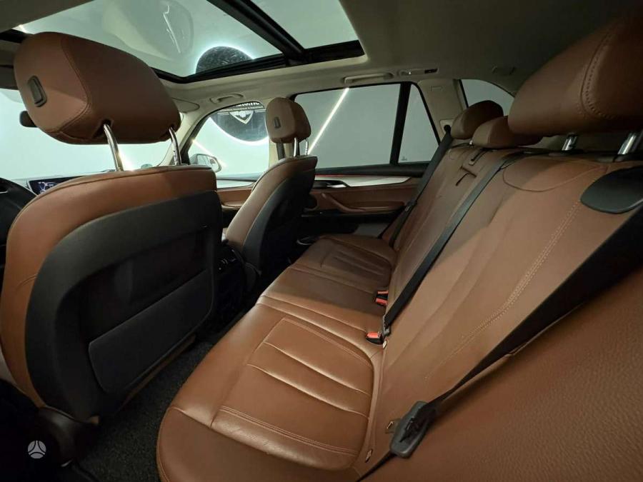 Brūns BMW X5 2014 Marijampole, ar dzinēja tilpumu 2.99 L un nobraukumu 221 tūkst. km par 16650 €, foto 21 vietnē AUTOMOTO.COM.LV
