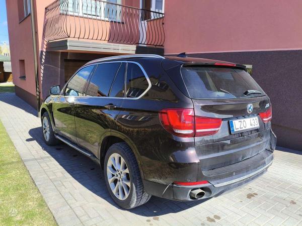 BMW X5 2014 in Kursenai on AUTOMOTO.COM.LV Brown BMW X5 2014 in Kursenai, with an engine capacity of 2.98 L and mileage of 195 thousand km for 11000 €, photo 3 on AUTOMOTO.COM.LV