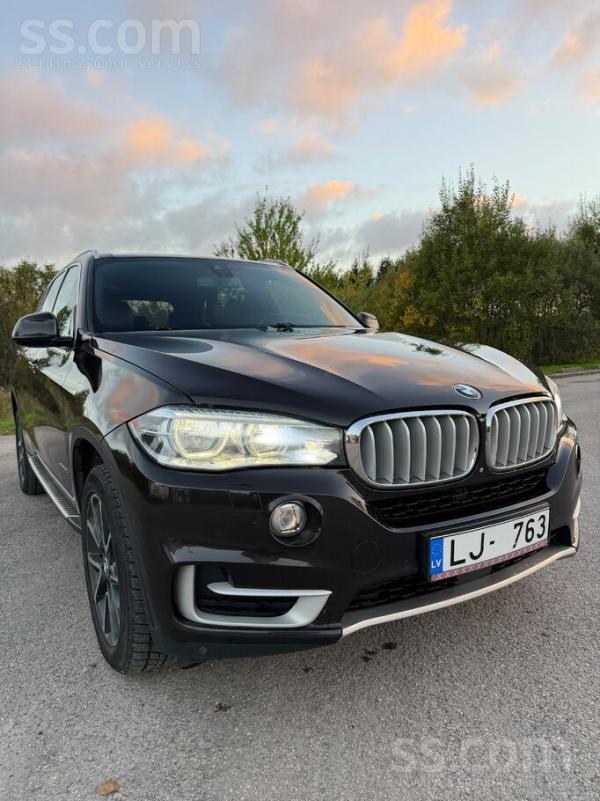 Brown BMW X5 2014 in Liepaja, with an engine capacity of 3.00 L and mileage of 245 thousand km for 17700 €, photo 5 on AUTOMOTO.COM.LV