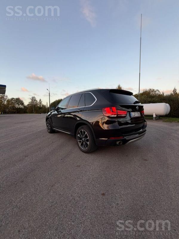 Brown BMW X5 2014 in Liepaja, with an engine capacity of 3.00 L and mileage of 245 thousand km for 17700 €, photo 6 on AUTOMOTO.COM.LV