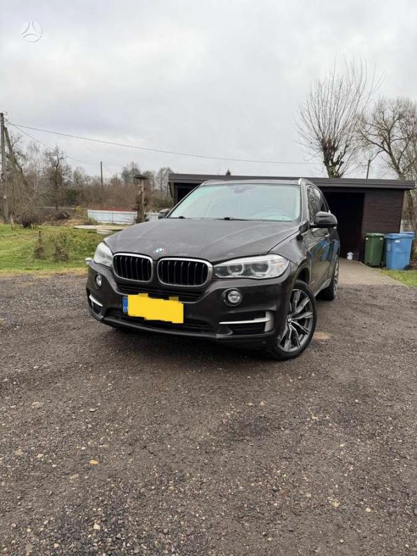 Brown BMW X5 2015 in Vilnius, with an engine capacity of 3.00 L and mileage of 313 thousand km for 13600 €, photo 2 on AUTOMOTO.COM.LV